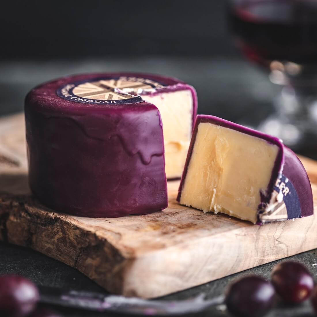 Organic Godminster vintage cheddar truckle 200g / Riverford