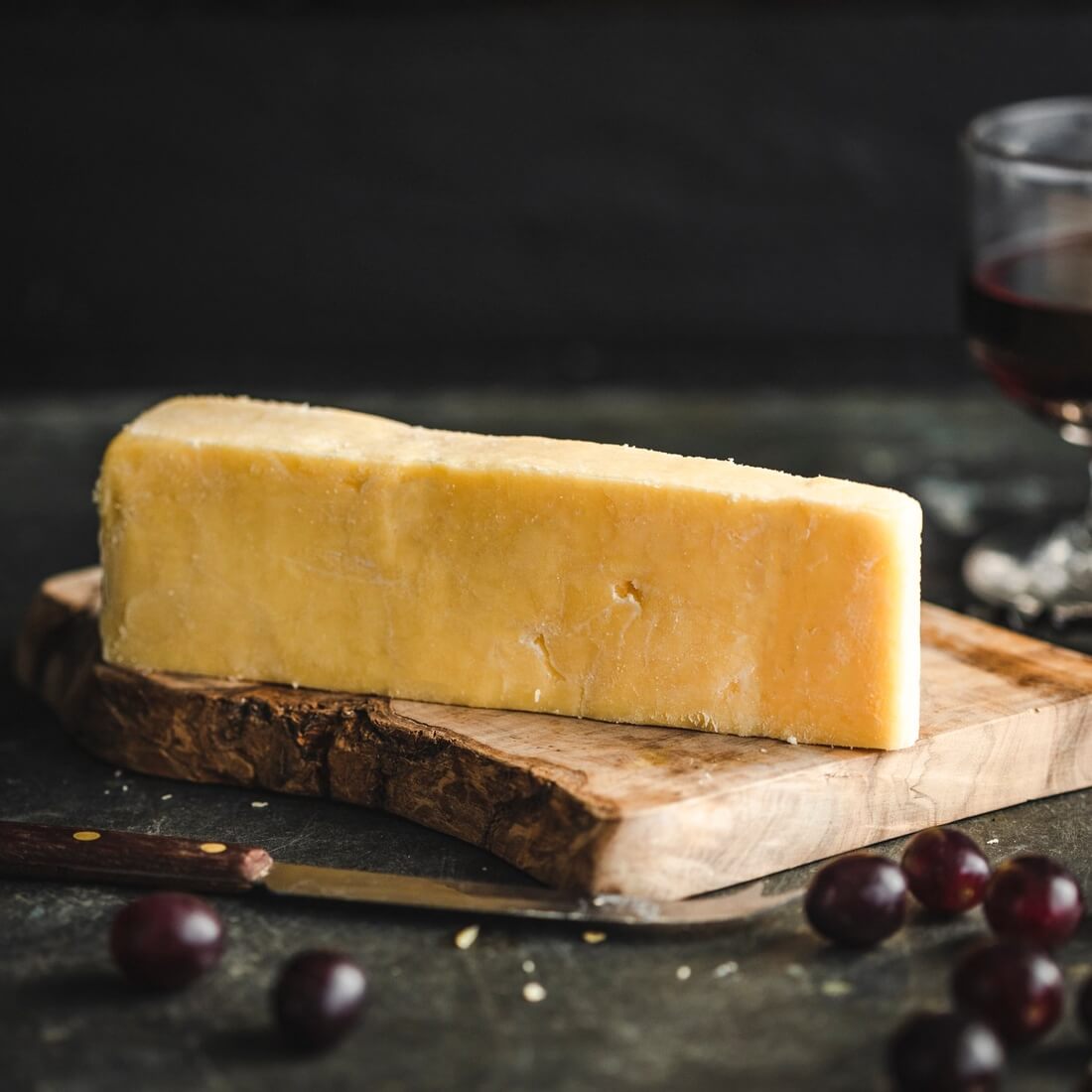 Organic Green's mature cheddar (250g) / Riverford