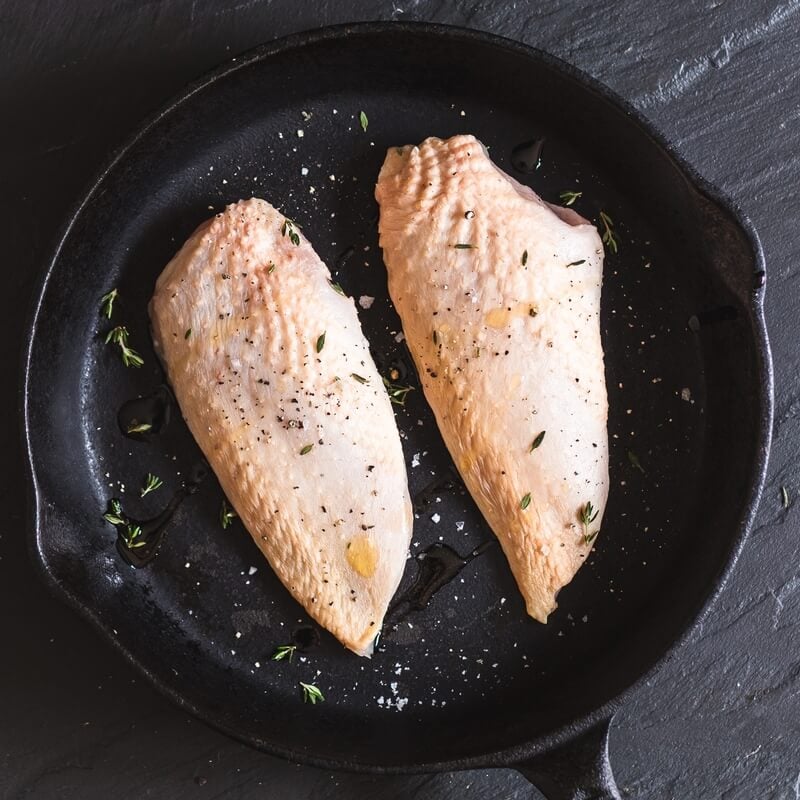 Organic Chicken breast fillets - skin on 370g / Riverford