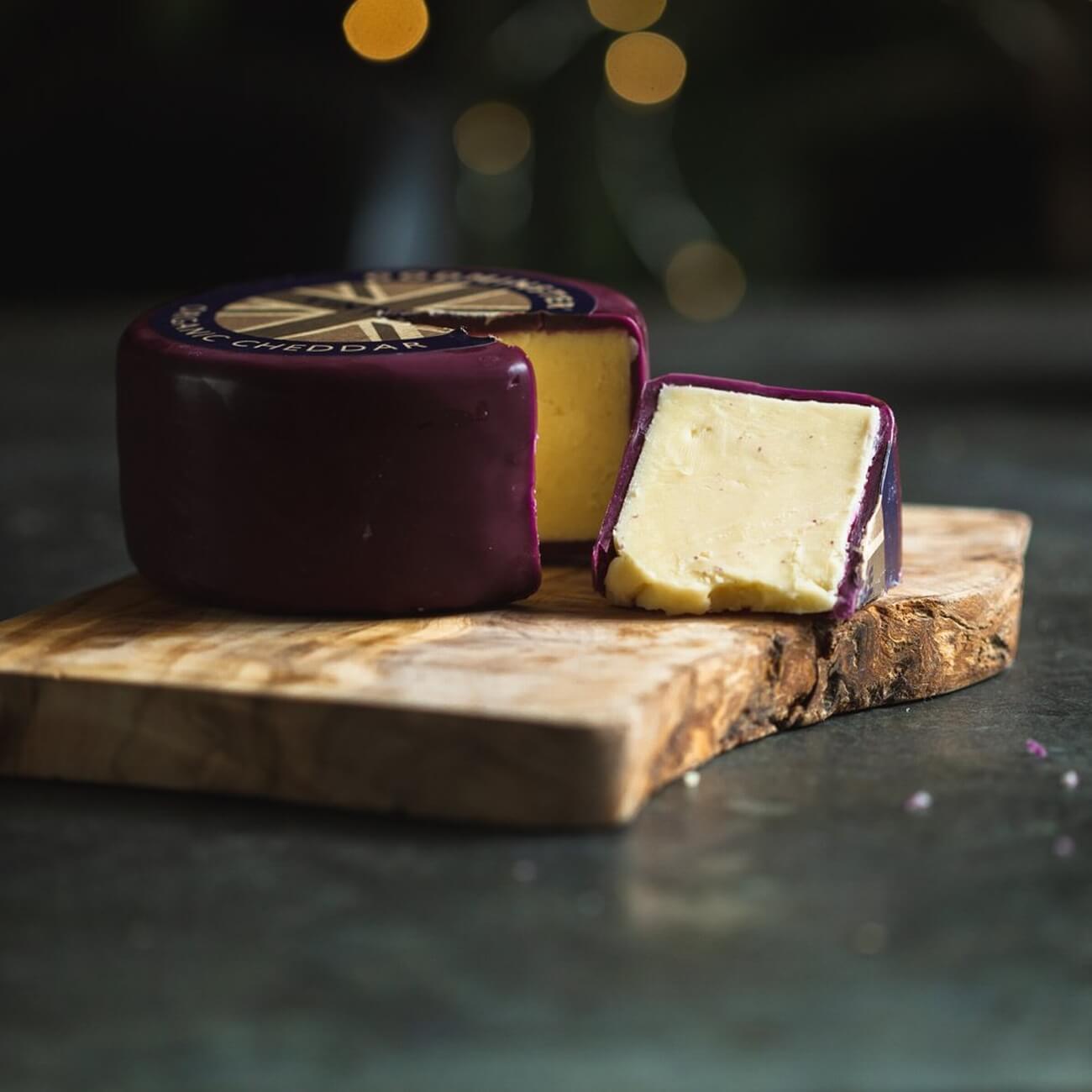 Organic Godminster vintage cheddar truckle 400g / Riverford