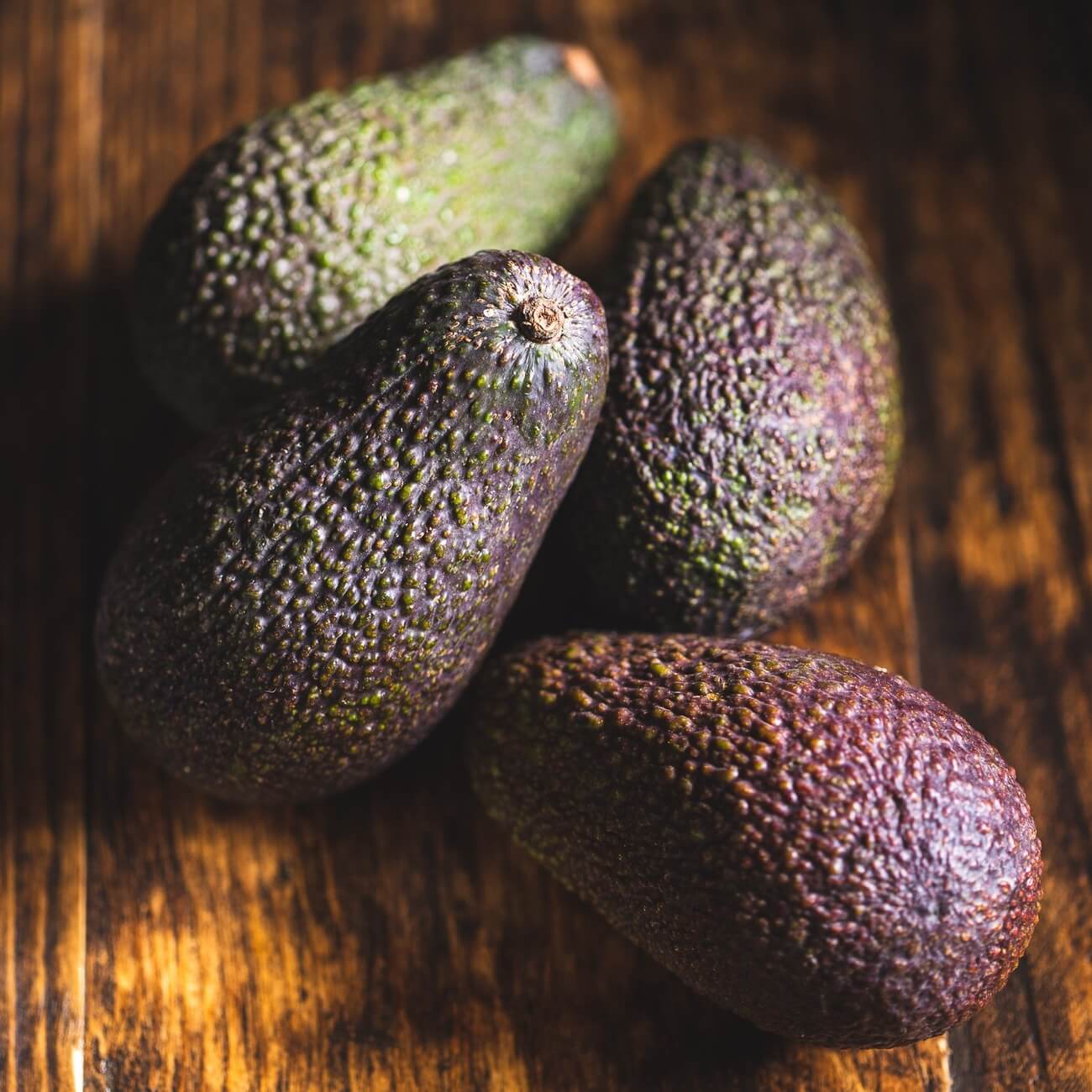 Avocados ripen at home 4 pack / Riverford