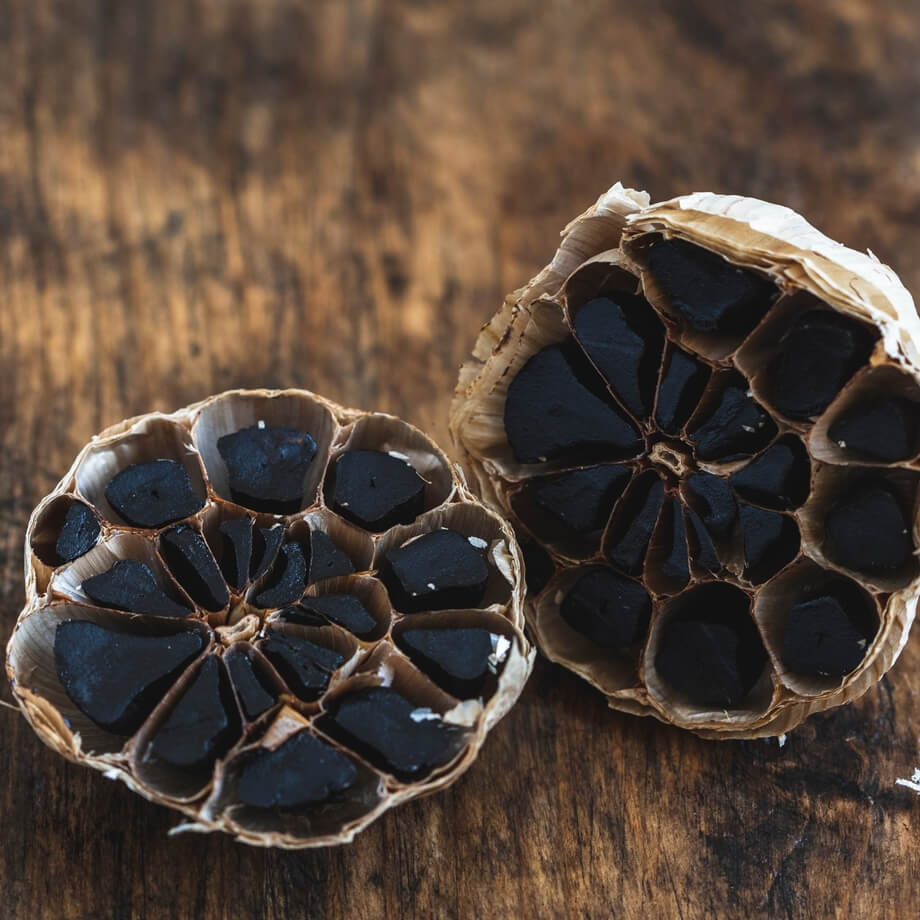 Organic Black garlic x1 / Riverford