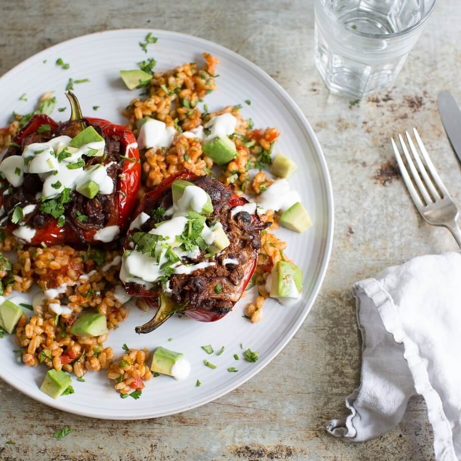 Veggie chilli with avocado, soured cream & tortillas / Riverford