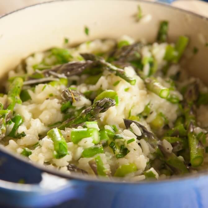 Asparagus, broad bean and herb risotto recipe / Riverford