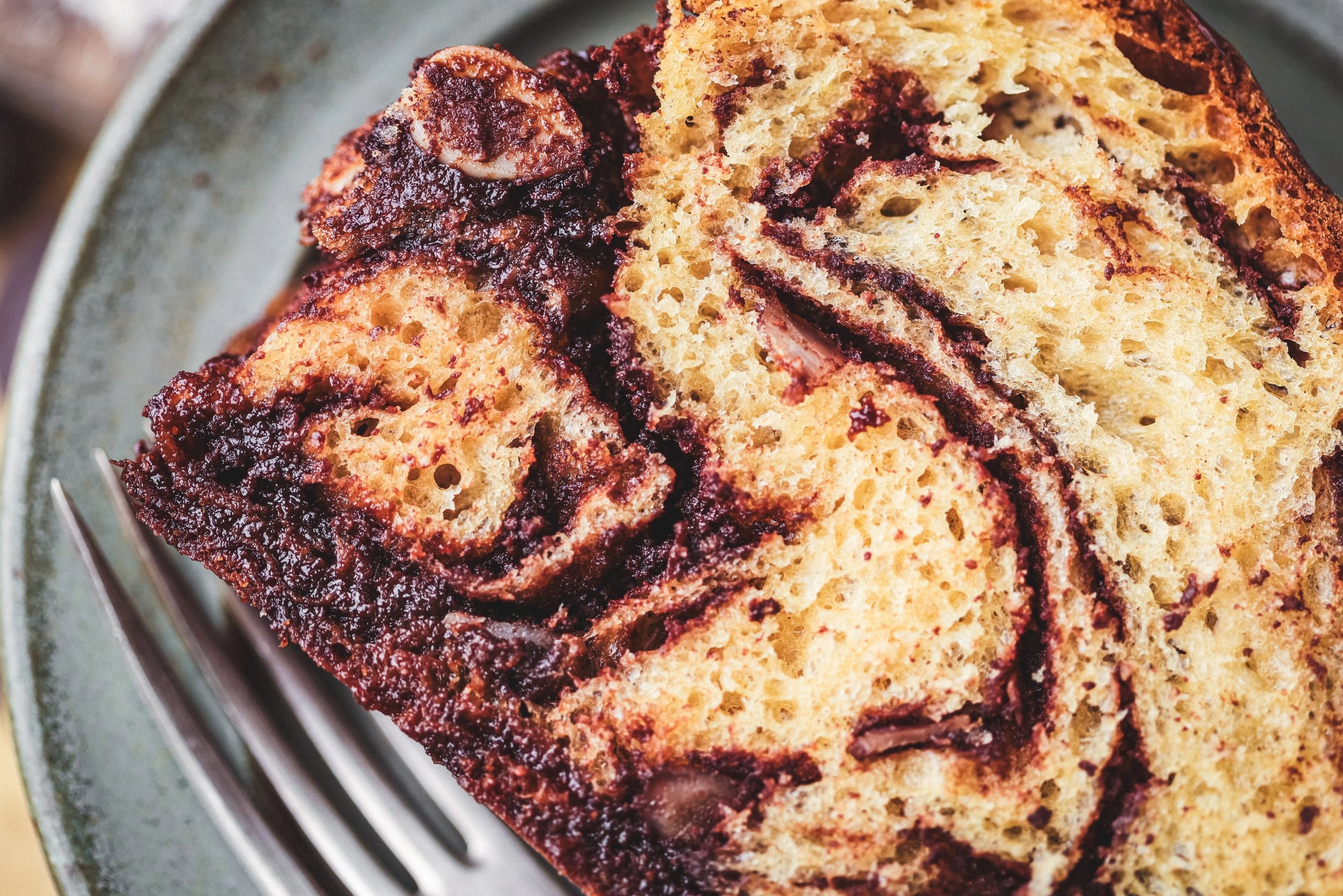 Organic Chocolate, cardamom & almond babka kit / Riverford