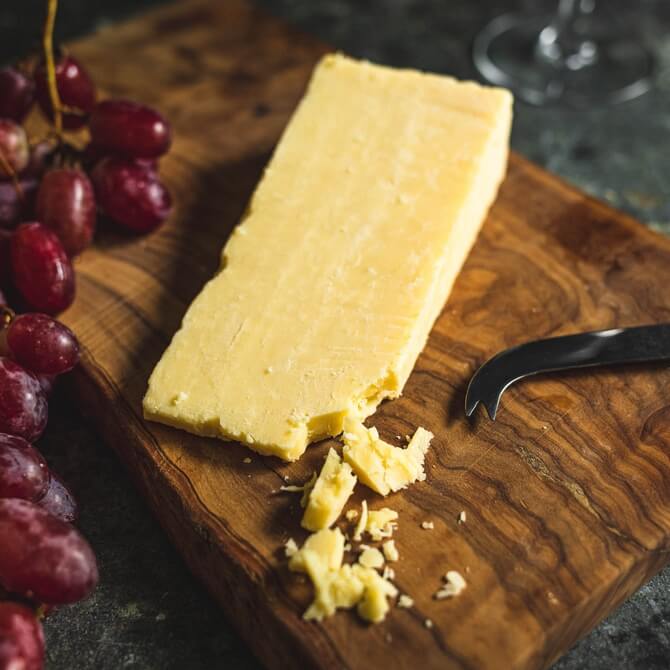 Organic Belton Farm vintage cheddar 200g / Riverford