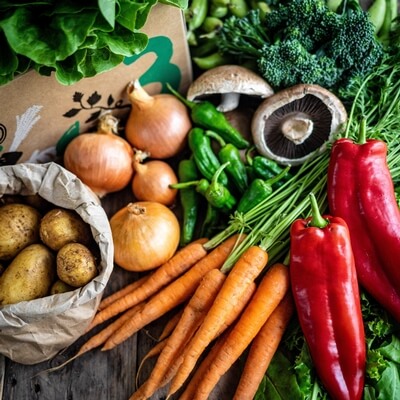 Award winning seasonal veg boxes / Riverford