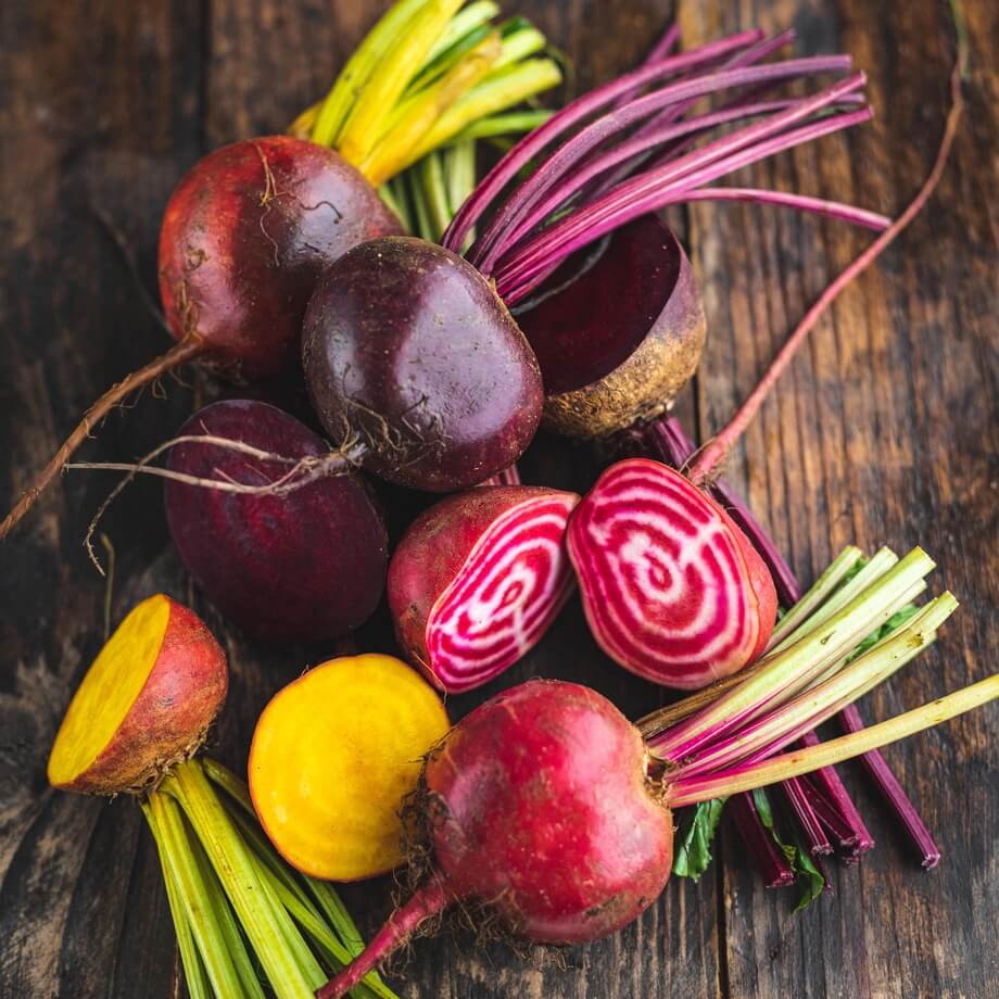 Organic Bunched rainbow beetroot x1 / Riverford