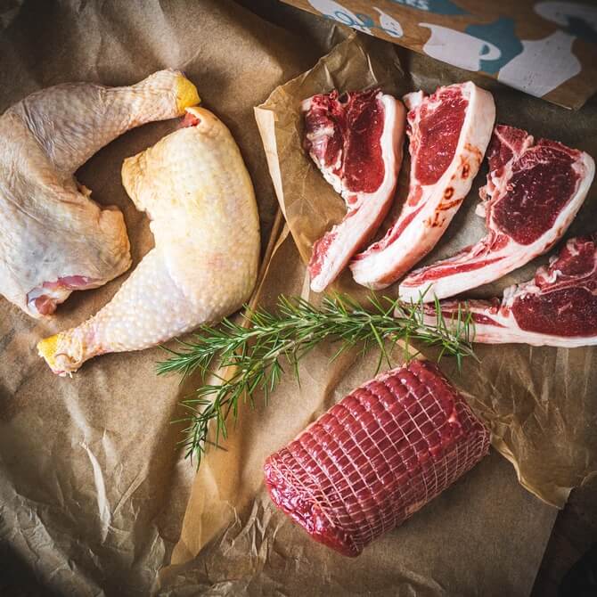 Organic Butchers choice meat box / Riverford