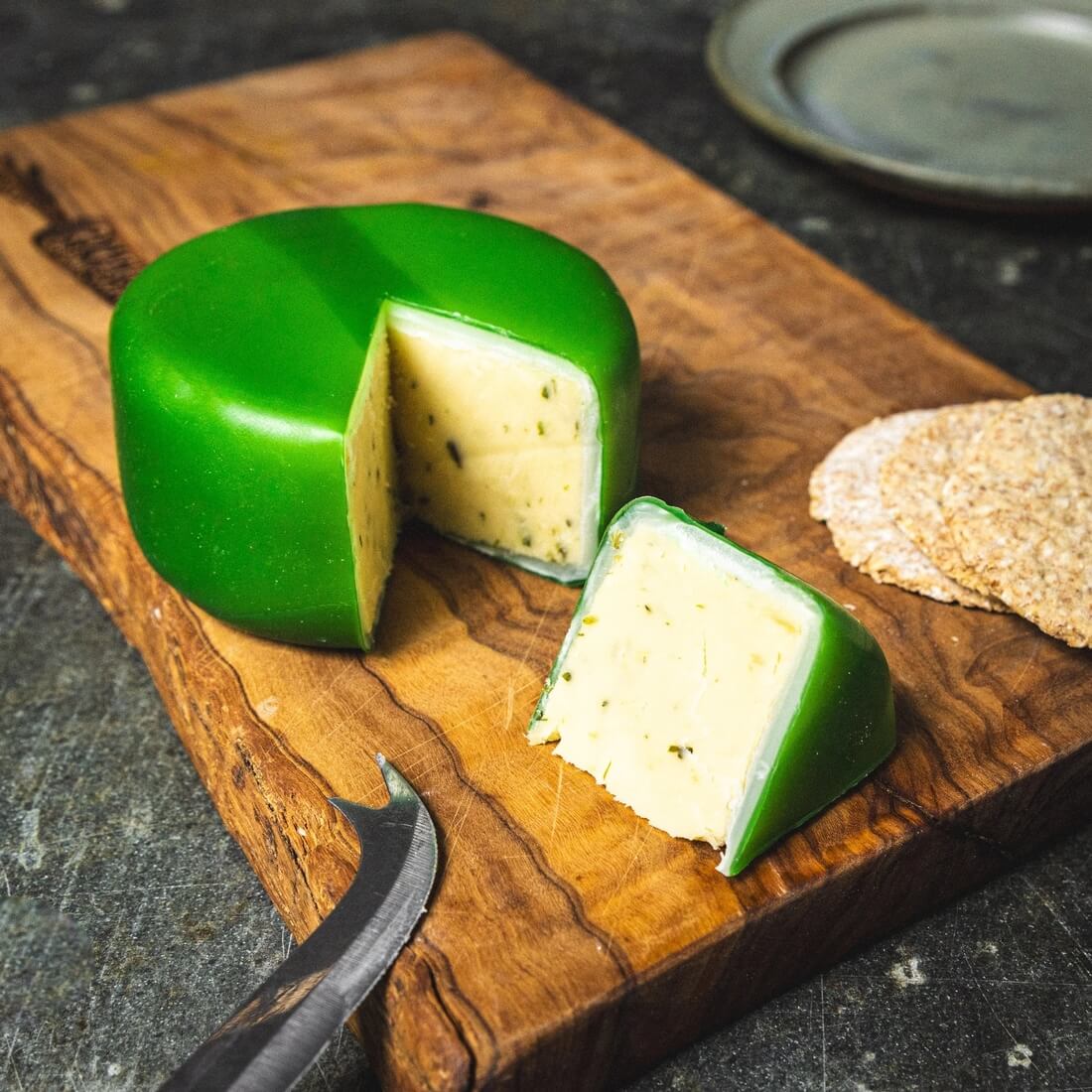 Organic Caws Cenarth cheddar with leeks 200g / Riverford