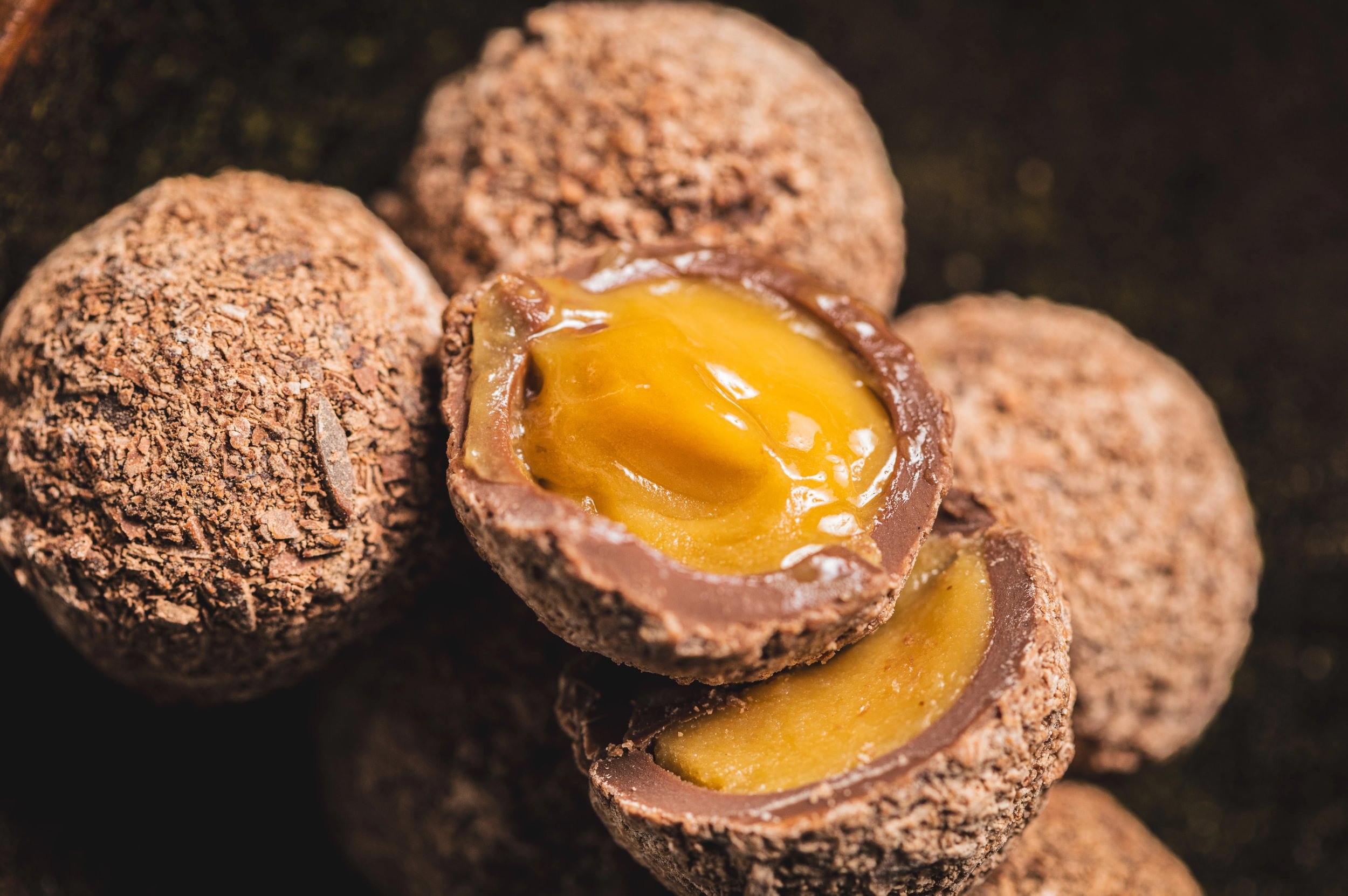 Organic Cocoa Loco dark & milk chocolate salted caramels 100g / Riverford