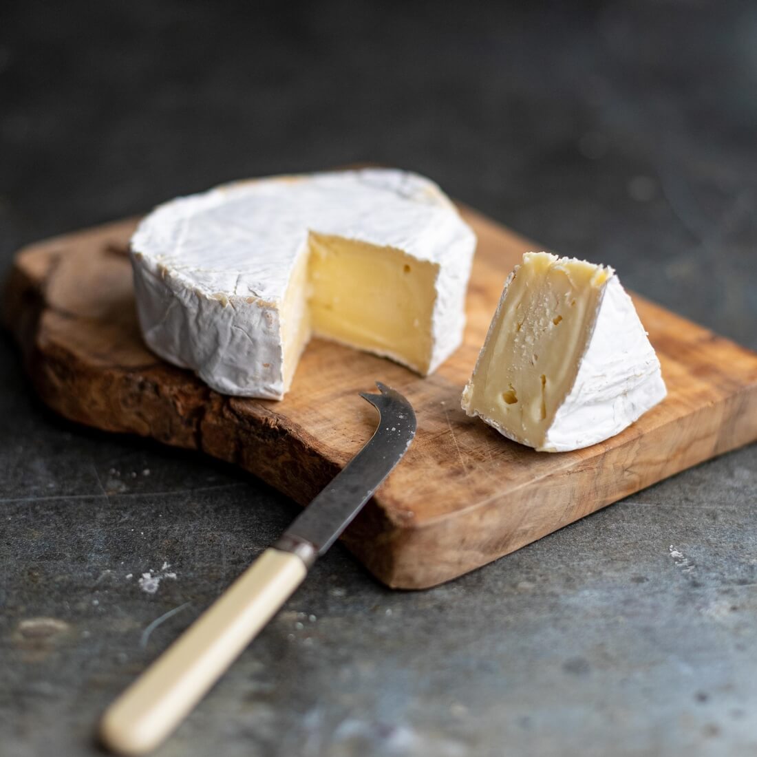 Organic Cotswold brie 240g / Riverford