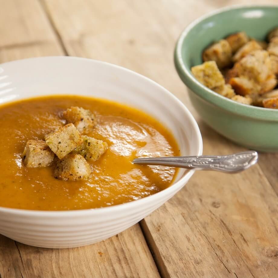 Courgette and basil soup recipe / Riverford