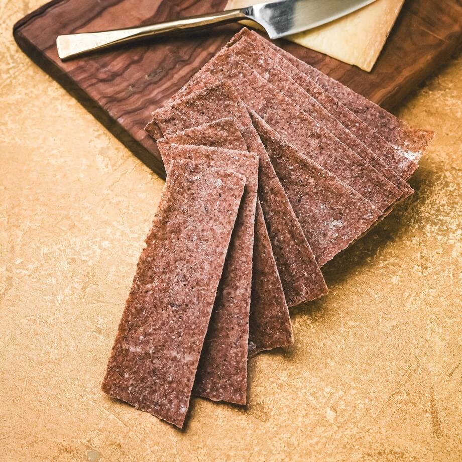 Organic Dark rye sourdough crackers 75g / Riverford