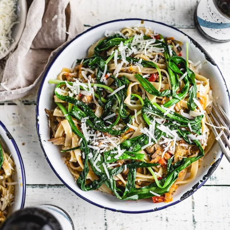 Organic Family vegetarian recipe box / Riverford