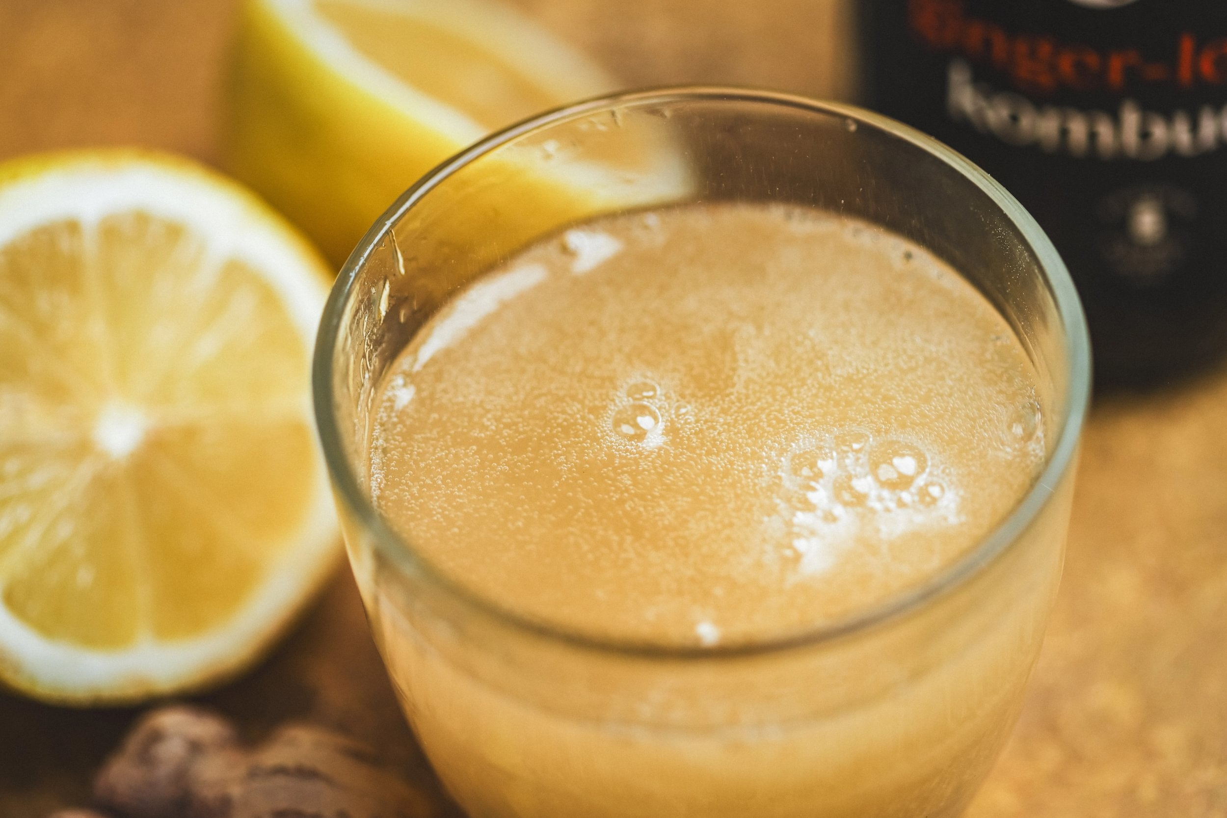 Organic MOMO ginger & lemon kombucha 330ml / Riverford