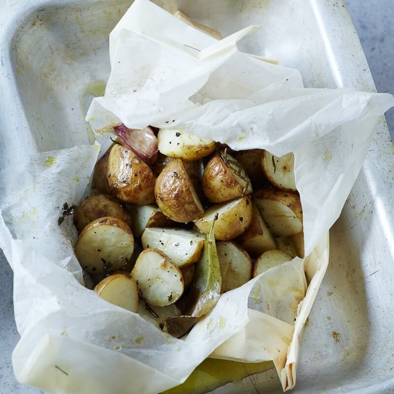 New potatoes baked in a bag (Potatoes en Papillote) / Riverford