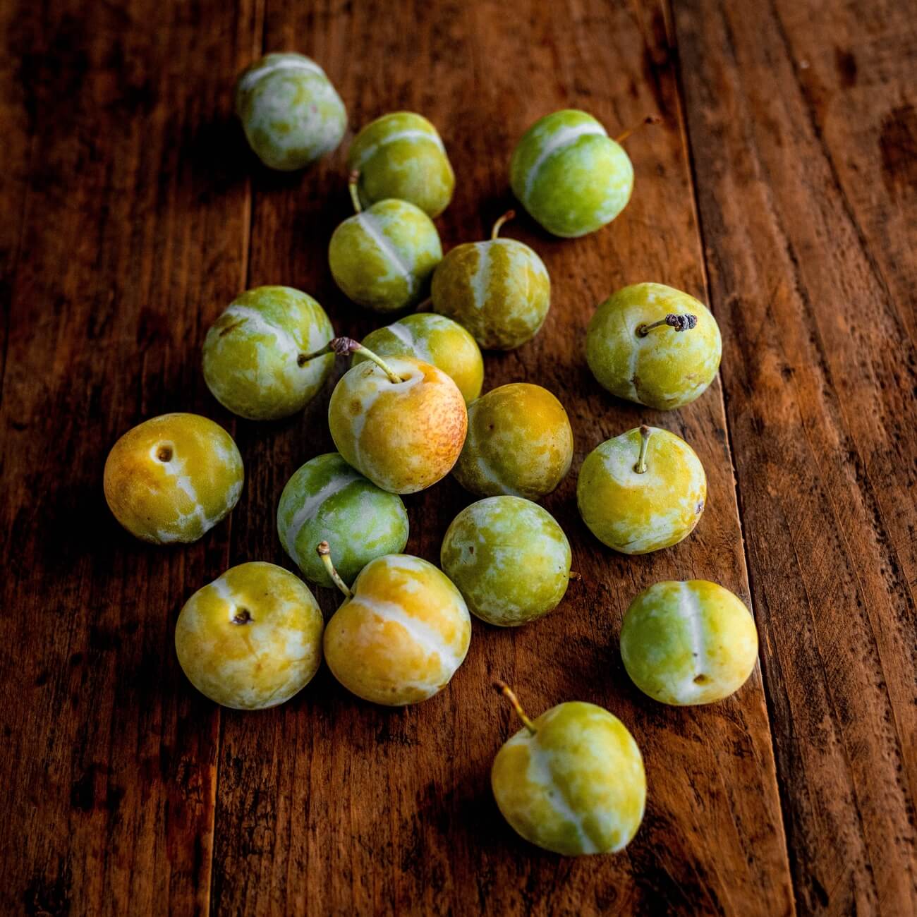 Organic Reine Claude plums 400g / Riverford