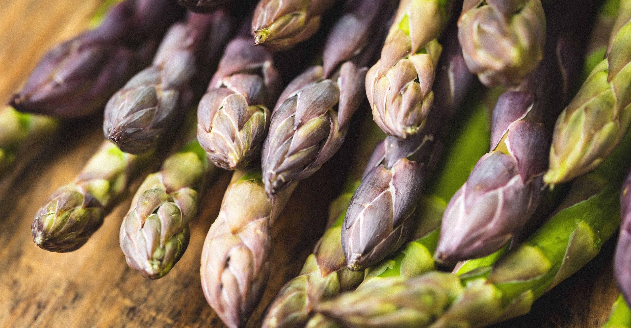 Organic Asparagus Grower Box 1kg / Riverford