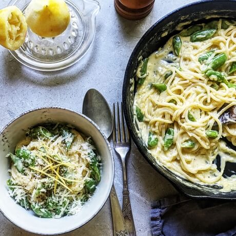 Creamy lemon pasta with sugar snap peas recipe / Riverford
