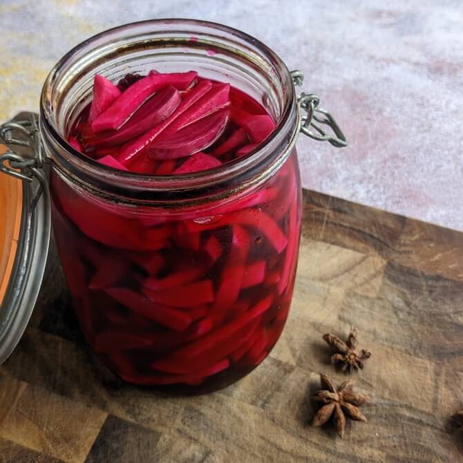 Pink turnip pickles recipe / Riverford