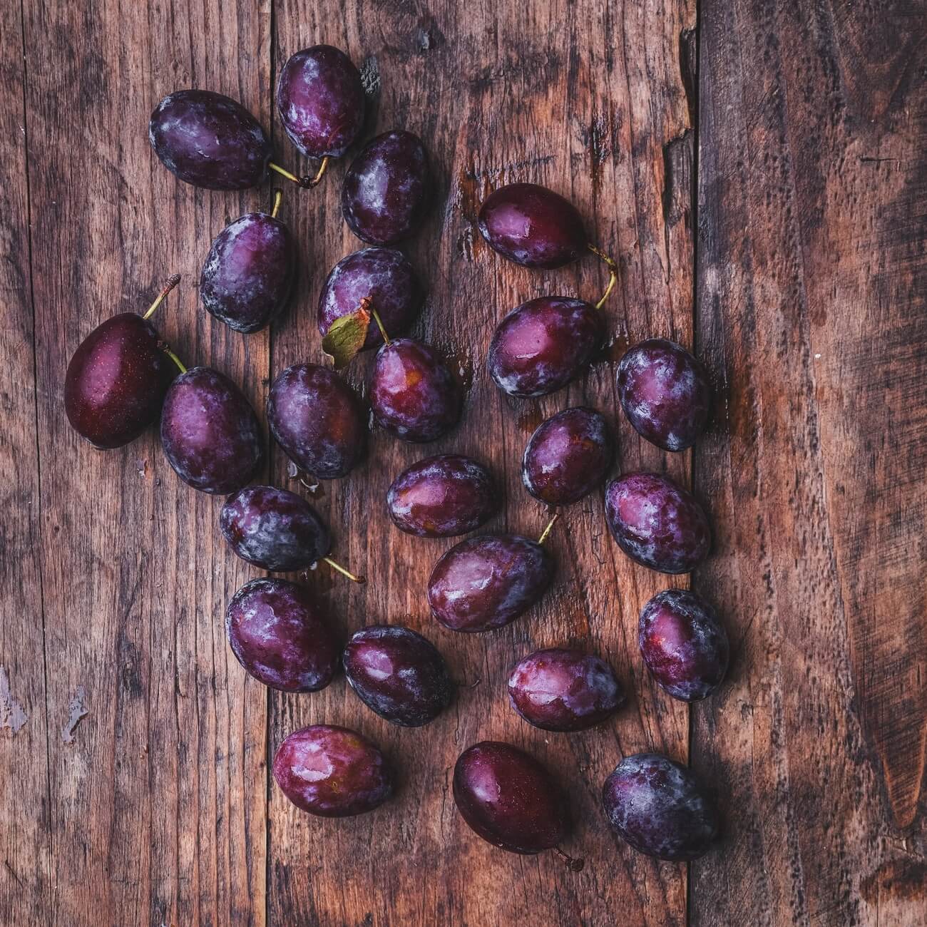 Organic Plums 400g / Riverford