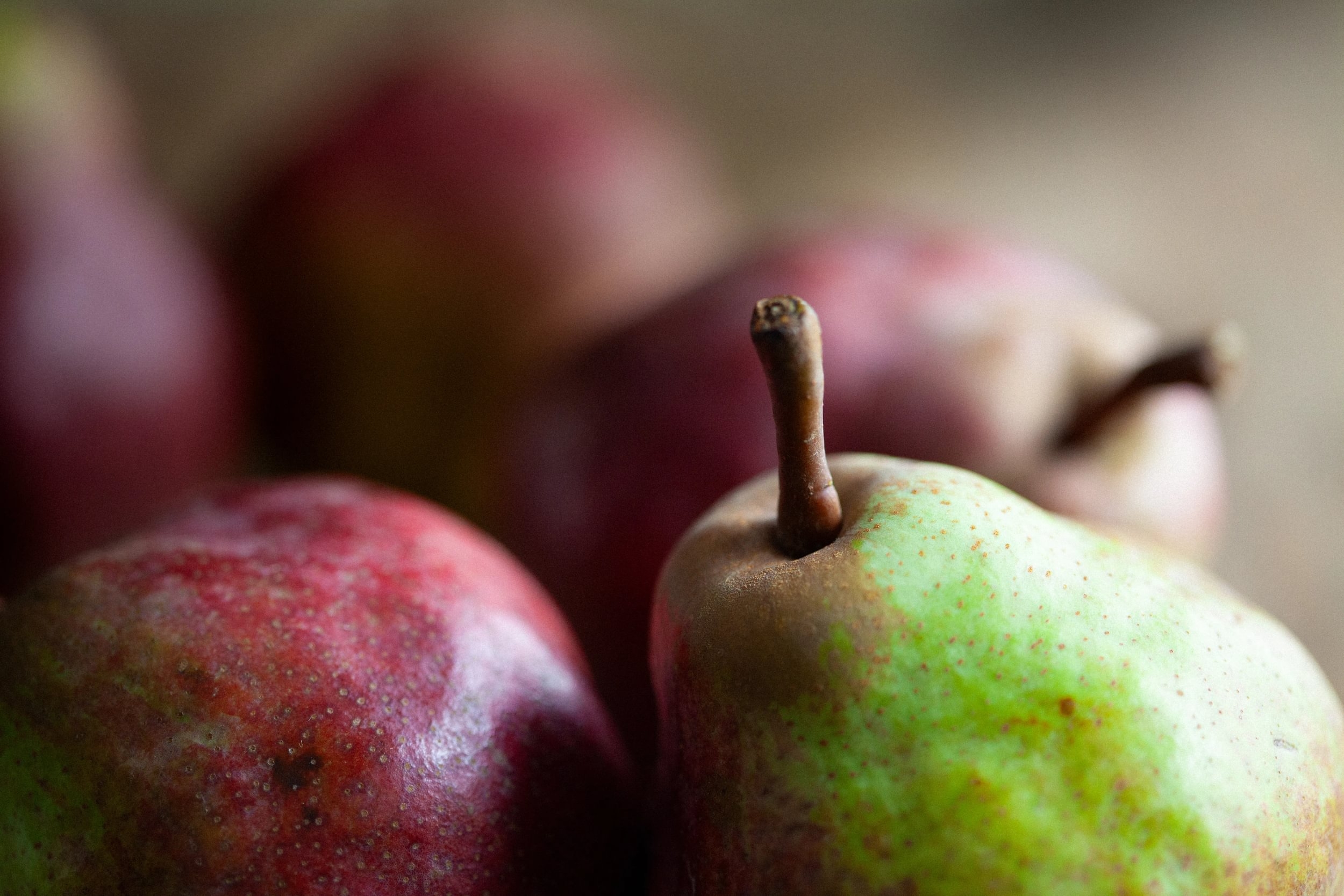 Organic Red Williams pears 750g / Riverford