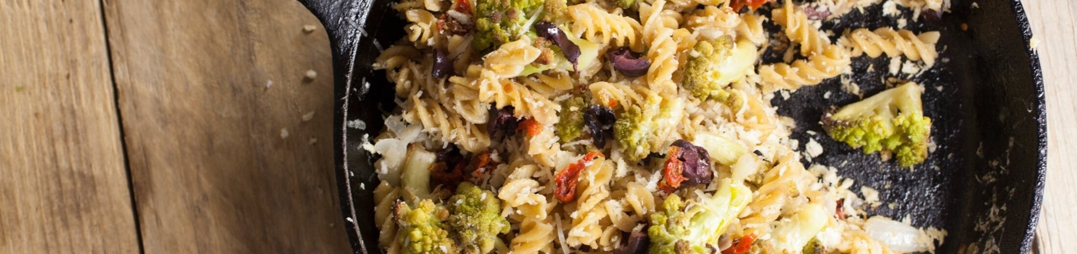 Spelt pasta with roasted Romanesco and garlic, sun-dried t... / Riverford