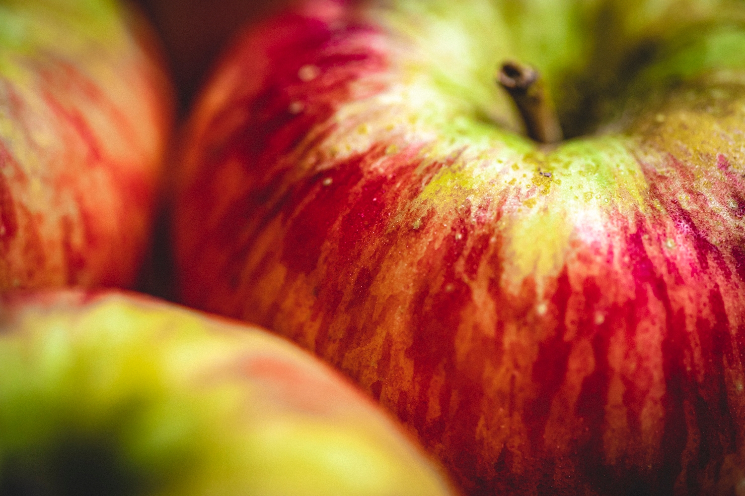 Organic Topaz apples 750g / Riverford