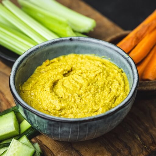 Organic Turmeric hummus 180g / Riverford