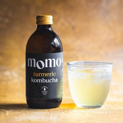 Organic Momo turmeric kombucha 330ml / Riverford