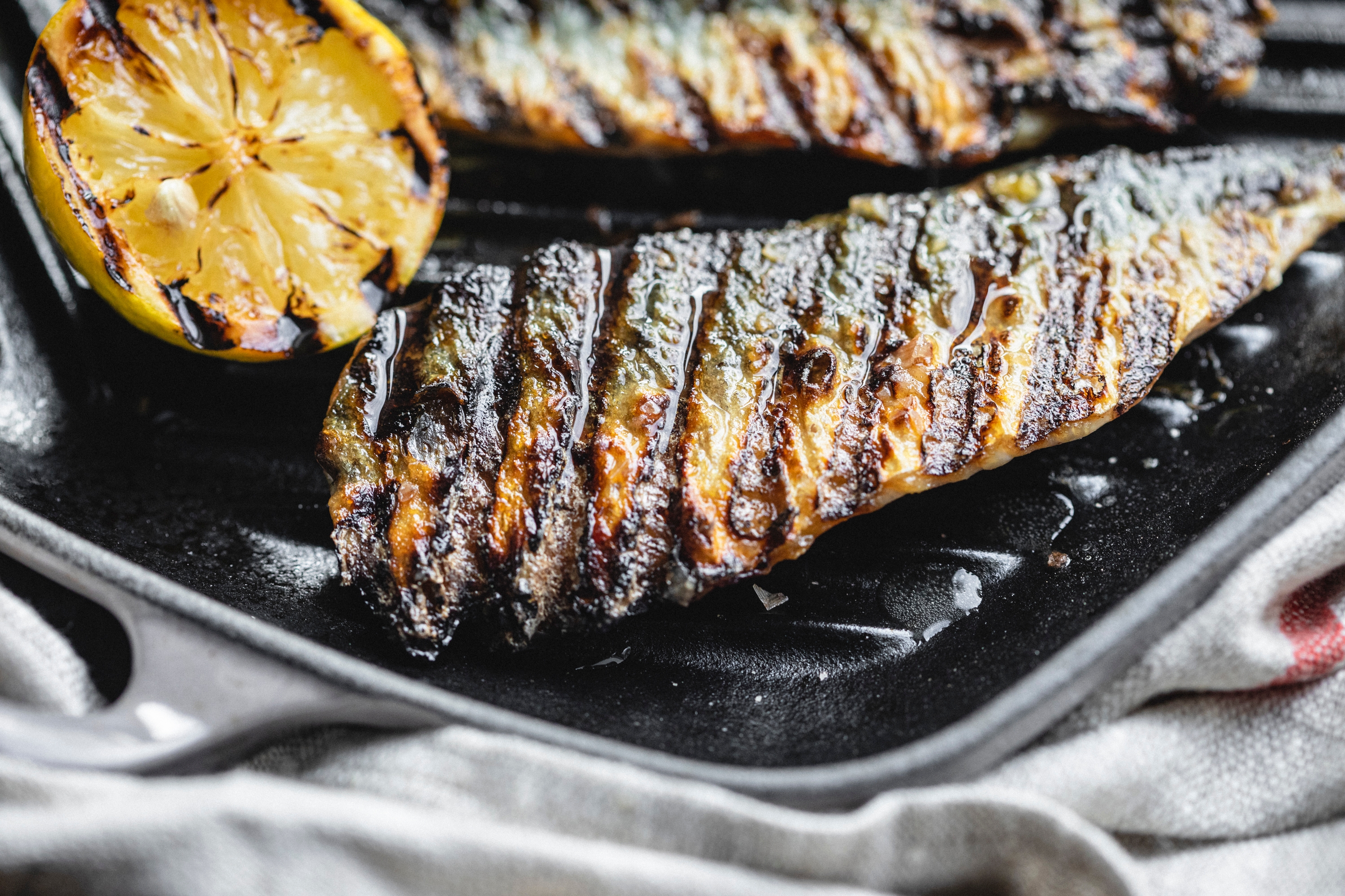 Wild Mackerel Fillets 300g / Riverford